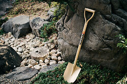 Golden Spade For Digging In The Garden - Niwaki