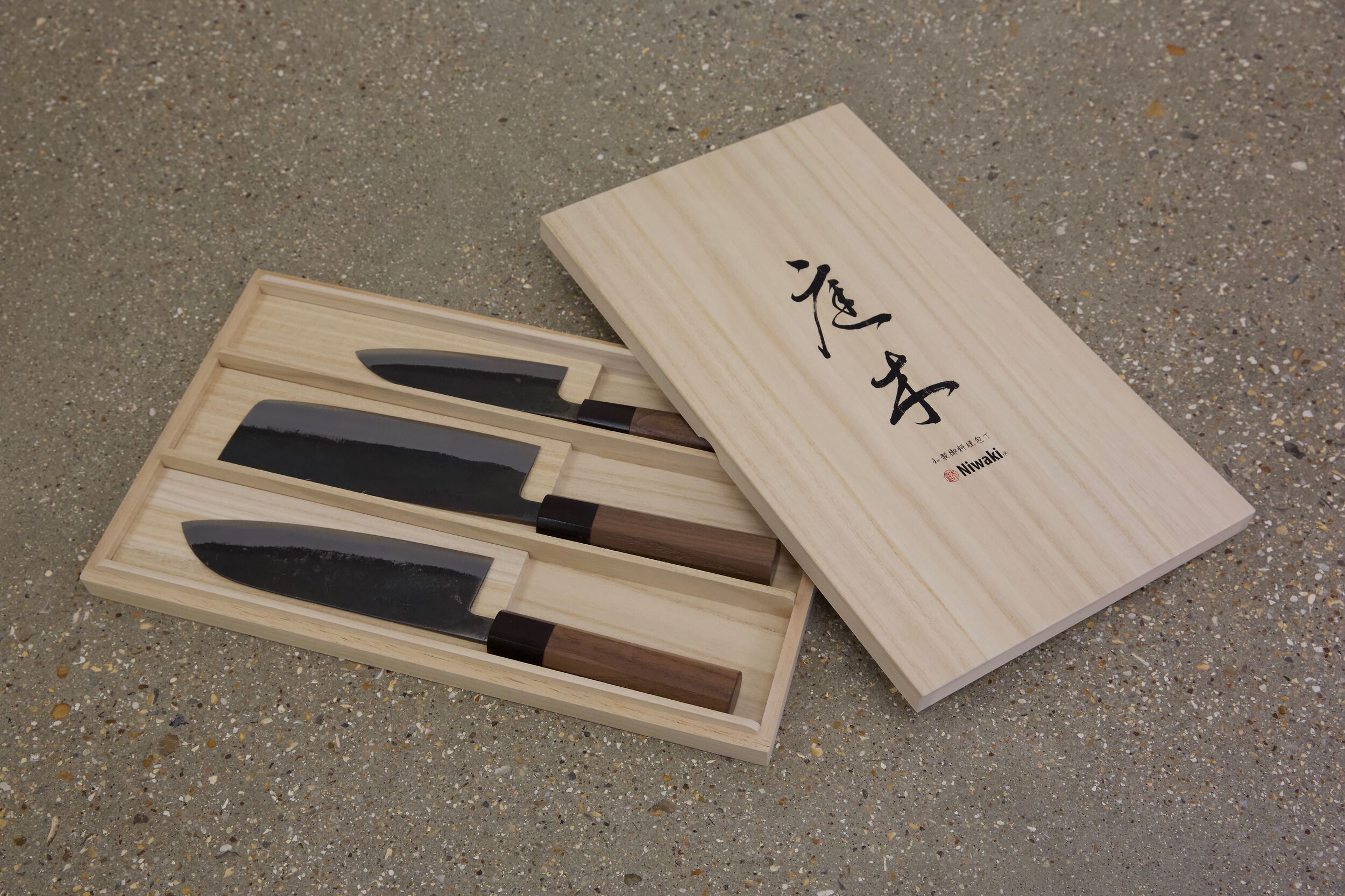 Niwaki Knife Box - Paulownia box for storing knives