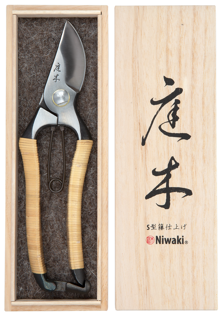 Pruners - Buy Handmade Garden Secateurs | Niwaki Rattan S-Type