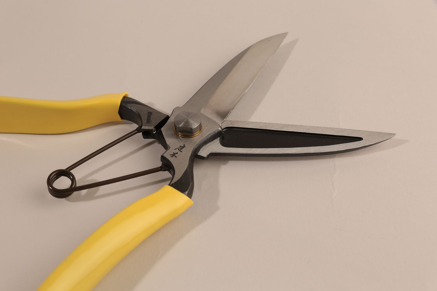 GR Pro Clippers - Try Hand Forged Garden Pruning Tools | Niwaki